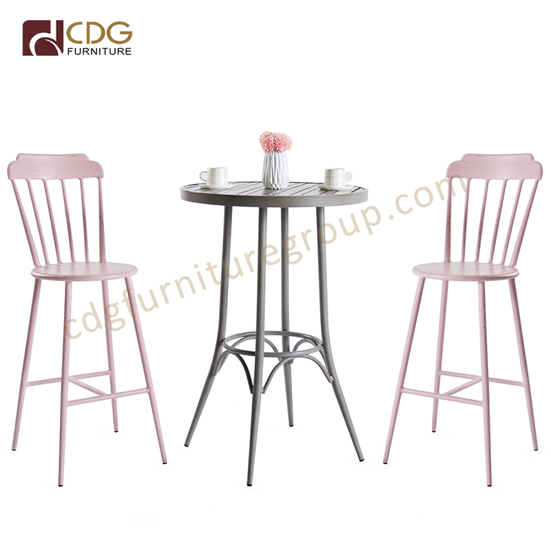 Industrial Outdoor High Bar Chair Bar Stool In Antique Retro And ...