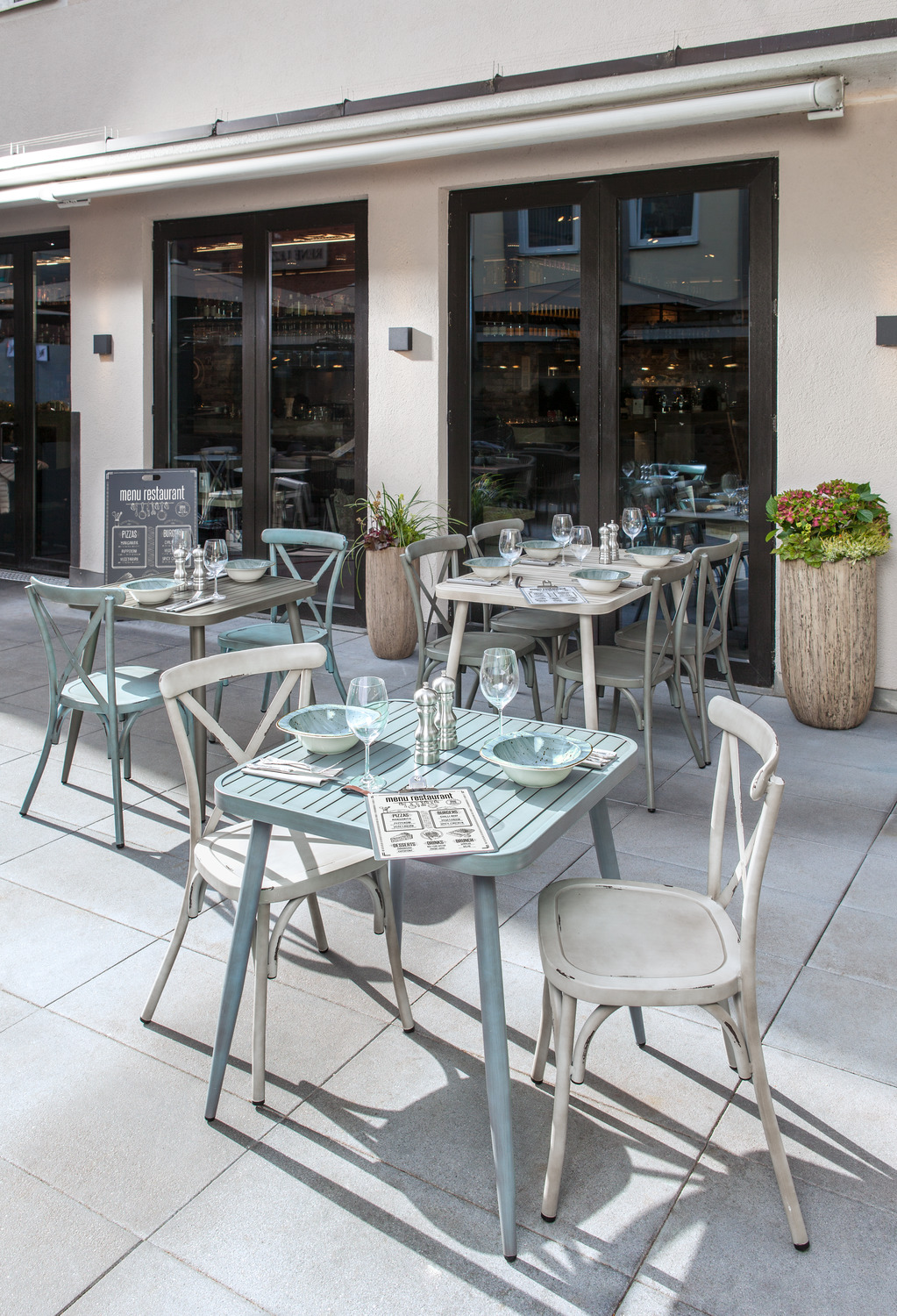 What Aspects Should The Outdoor Dining Area Of The Restaurant Consider ...
